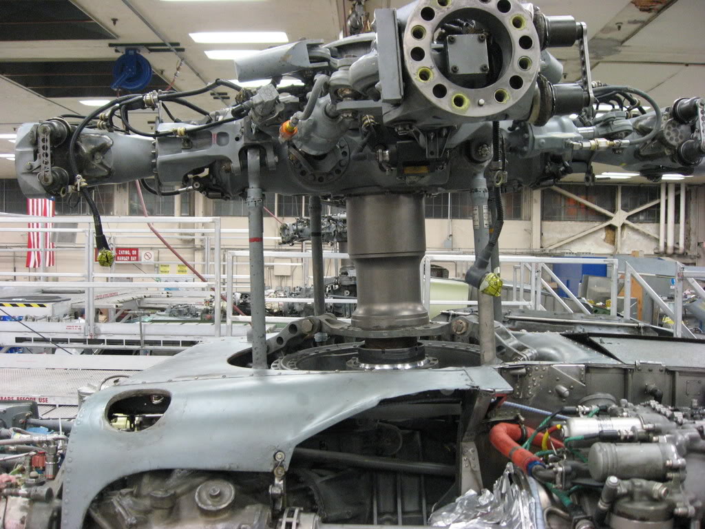 [Photo] Blackhawk Main Rotor Hub and Tail Rotor