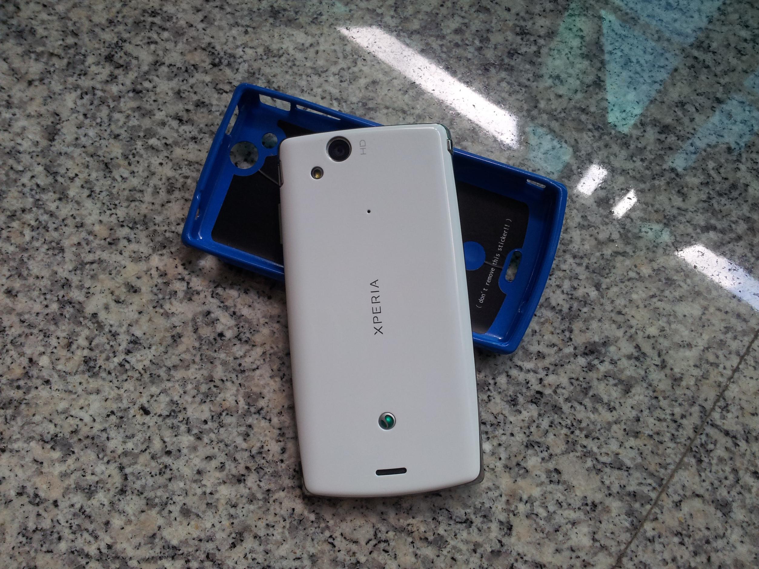 WTS: Sony Ericsson Xperia Arc S (White)(USED) - Team daddyHOBBY - Radio ...