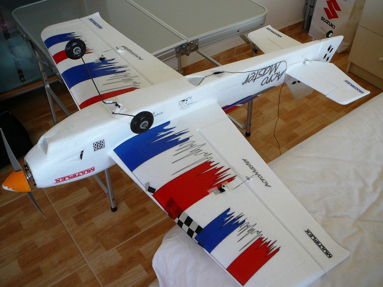 Good condition multiplex Acromaster for sale - Team daddyHOBBY - Radio ...